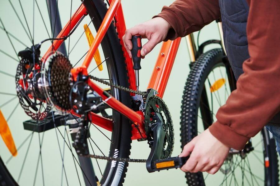 15 Cycle to Work Safety Tips - Bike Commuting to Work SAFELY