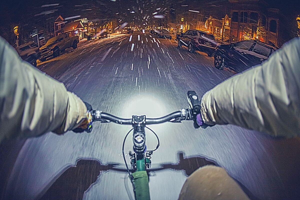 #1 Guide to Bike Commuting during the Winter [TIPS]